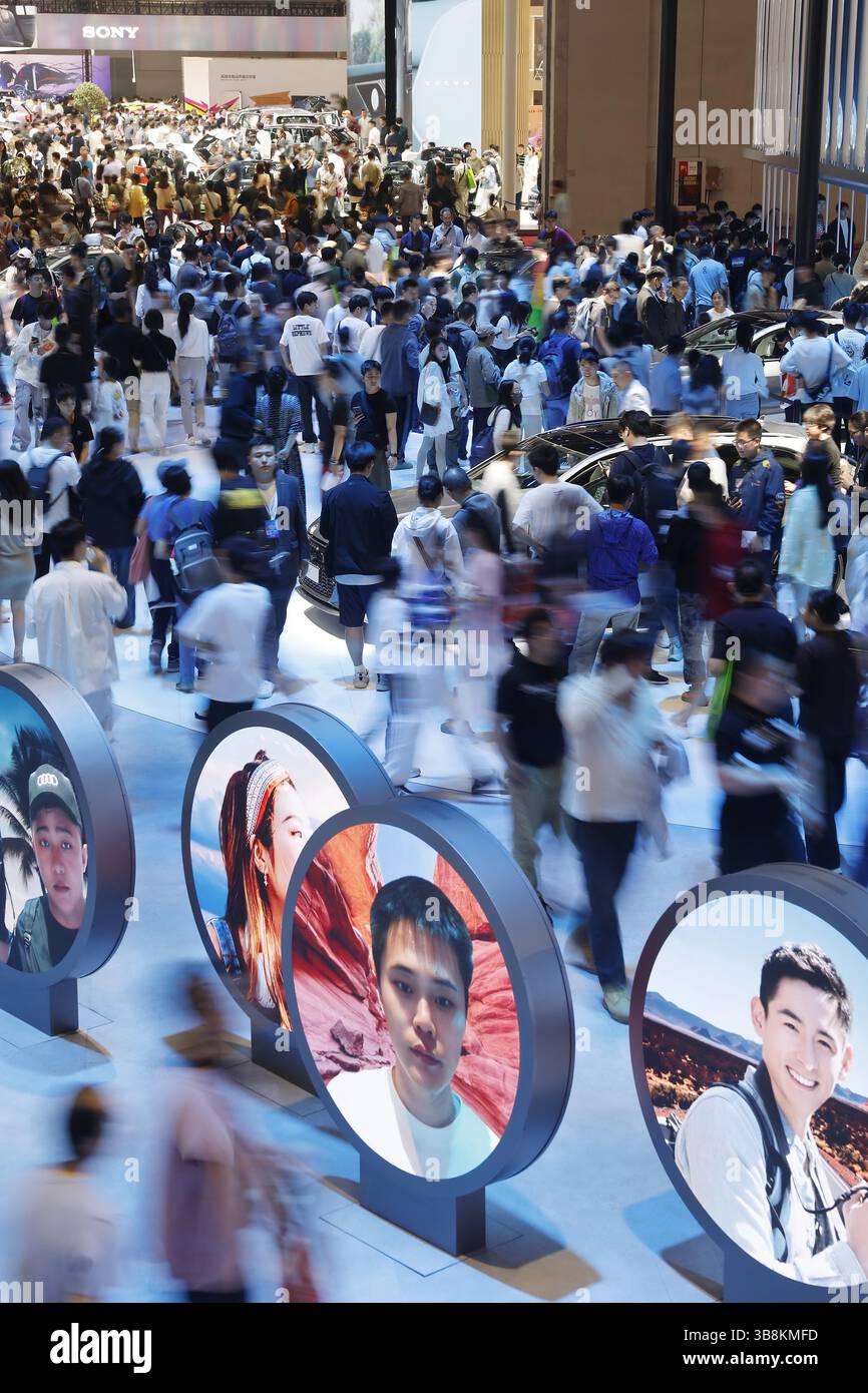 **CHINESE MAINLAND, HONG KONG, MACAU AND TAIWAN OUT** People visit the ...