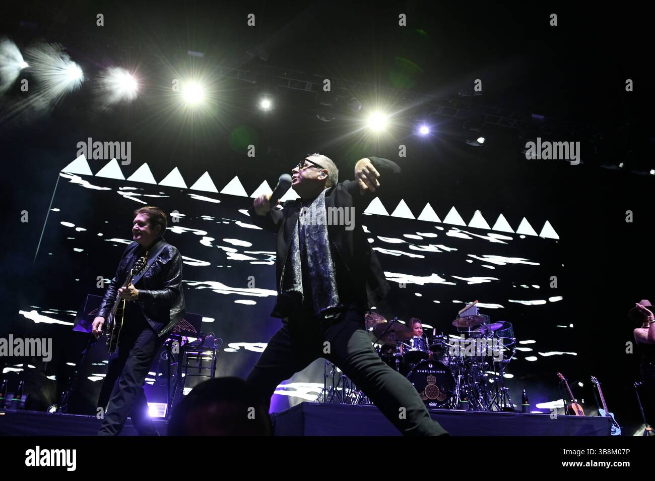 May 7, 2025, Mexico City, Ciudad de Mexico, Mexico: Singer Jim Kerr of ...