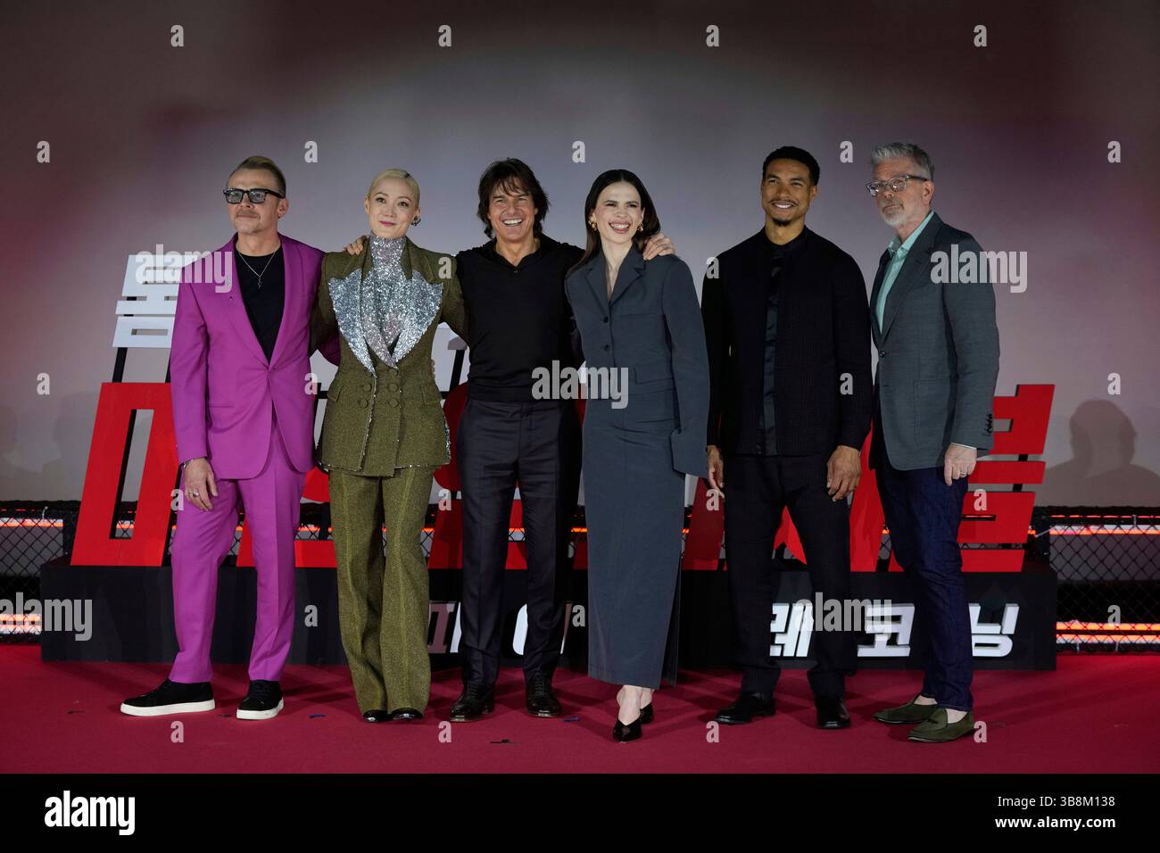 From left, Simon Pegg, Pom Klementieff, Tom Cruise, Hayley Atwell, Greg ...