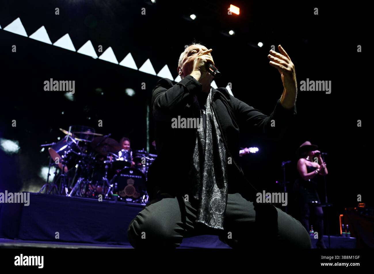 May 7, 2025, Mexico City, Ciudad de Mexico, Mexico: Singer Jim Kerr of ...