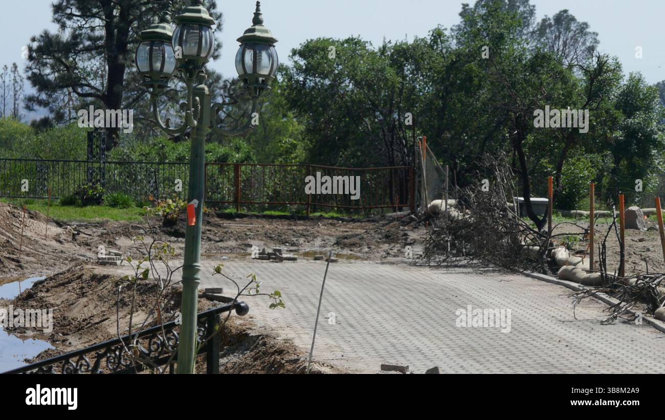 Altadena, California, USA 7th May 2025 Altadena aftermath and cleanup ...