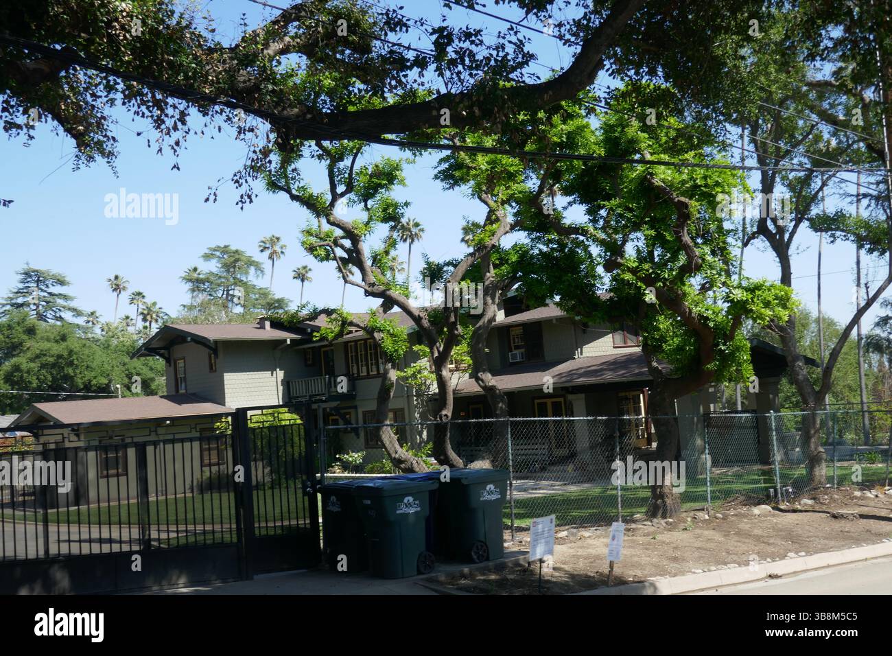 Altadena, California, USA 7th May 2025 Altadena aftermath and cleanup ...