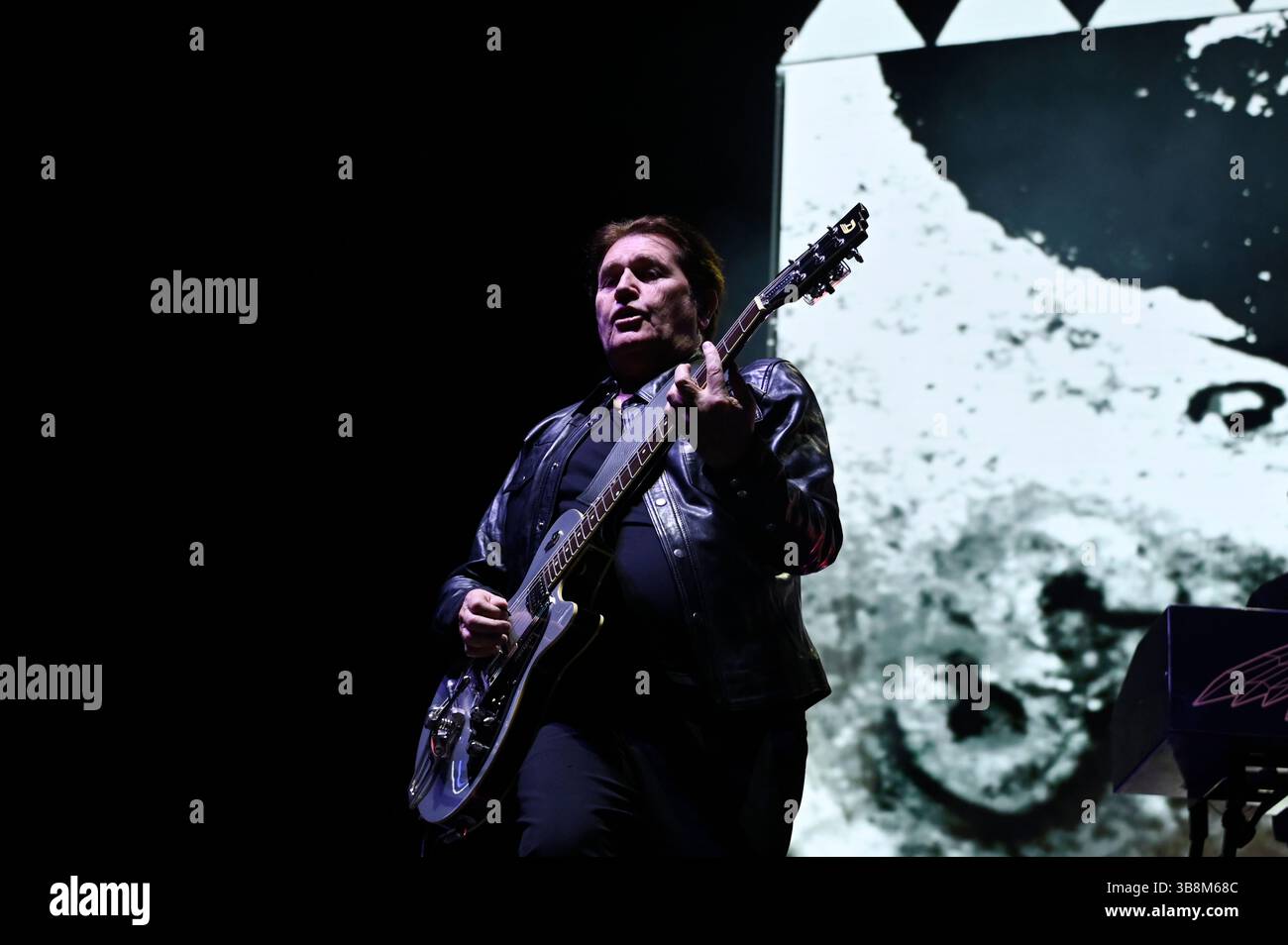 Mexico City, Mexico. 07th May, 2025. Guitarist, Charlie Burchill of ...