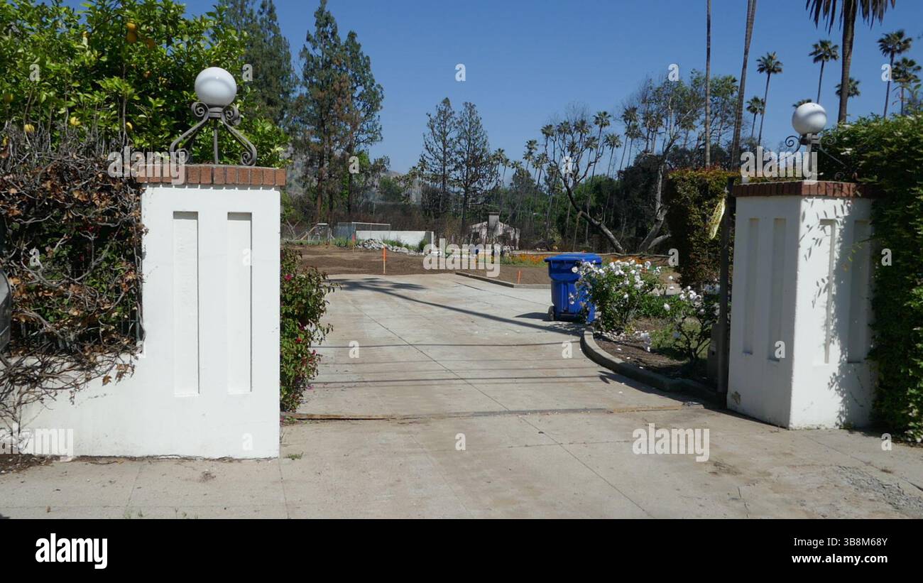 Altadena, California, USA 7th May 2025 Altadena aftermath and cleanup ...