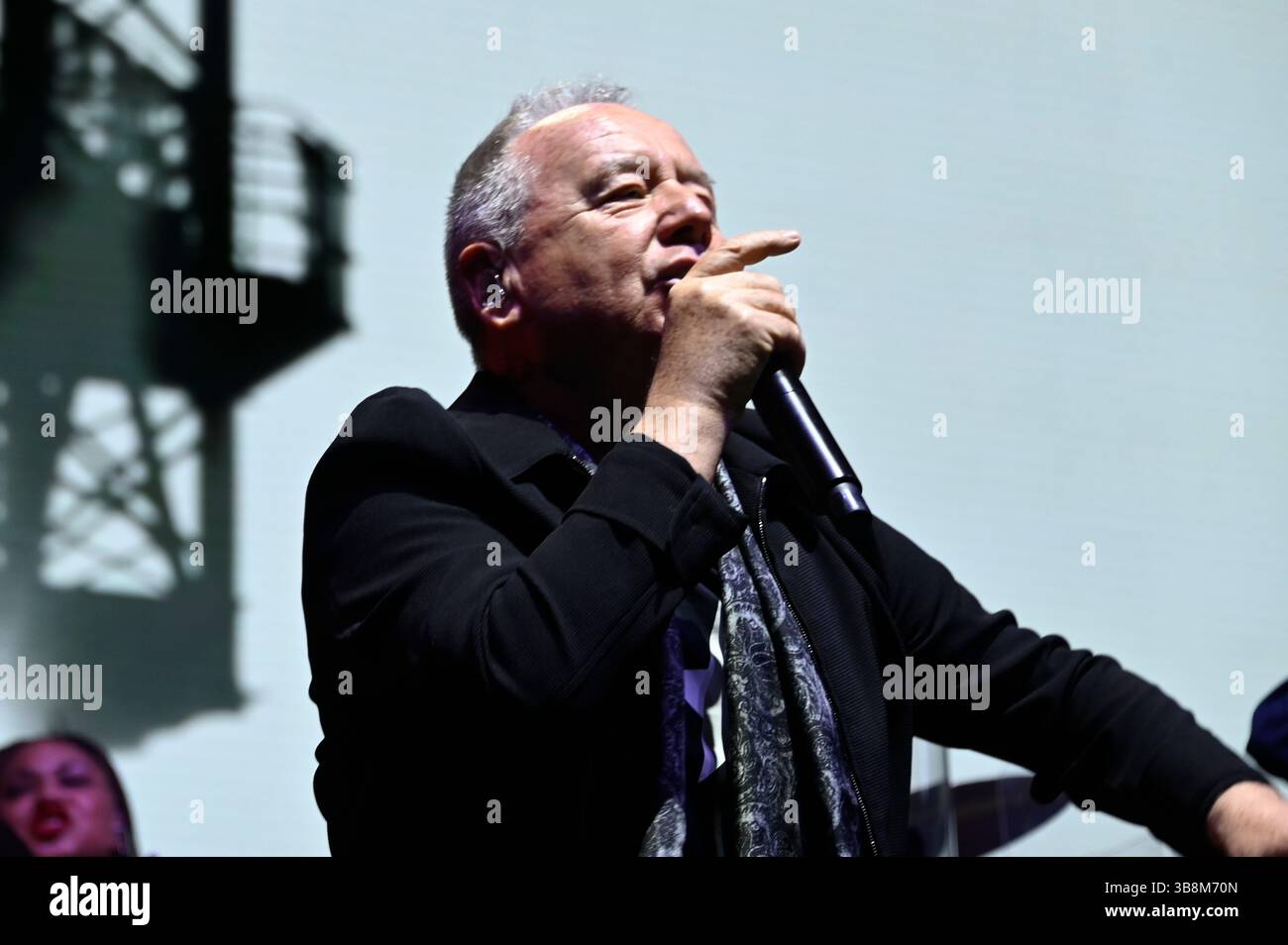 Mexico City, Mexico. 07th May, 2025. Singer Jim Kerr of british band ...