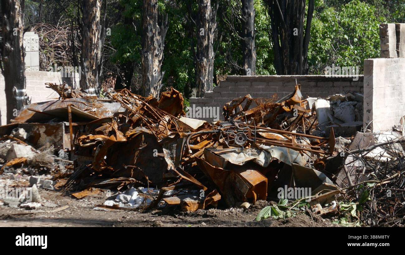 Altadena, California, USA 7th May 2025 Altadena aftermath and cleanup ...