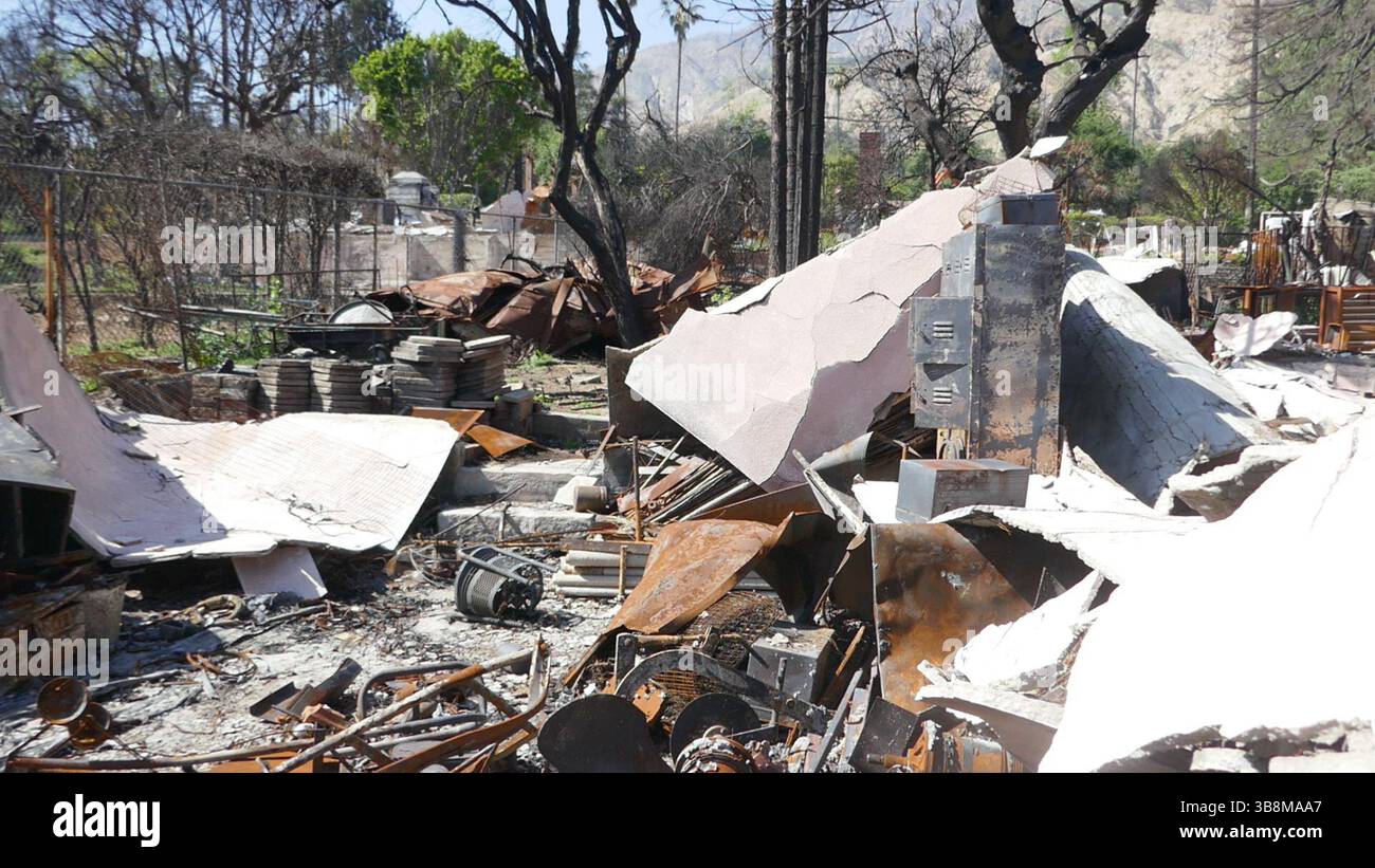 Altadena, California, USA 7th May 2025 Altadena aftermath and cleanup ...