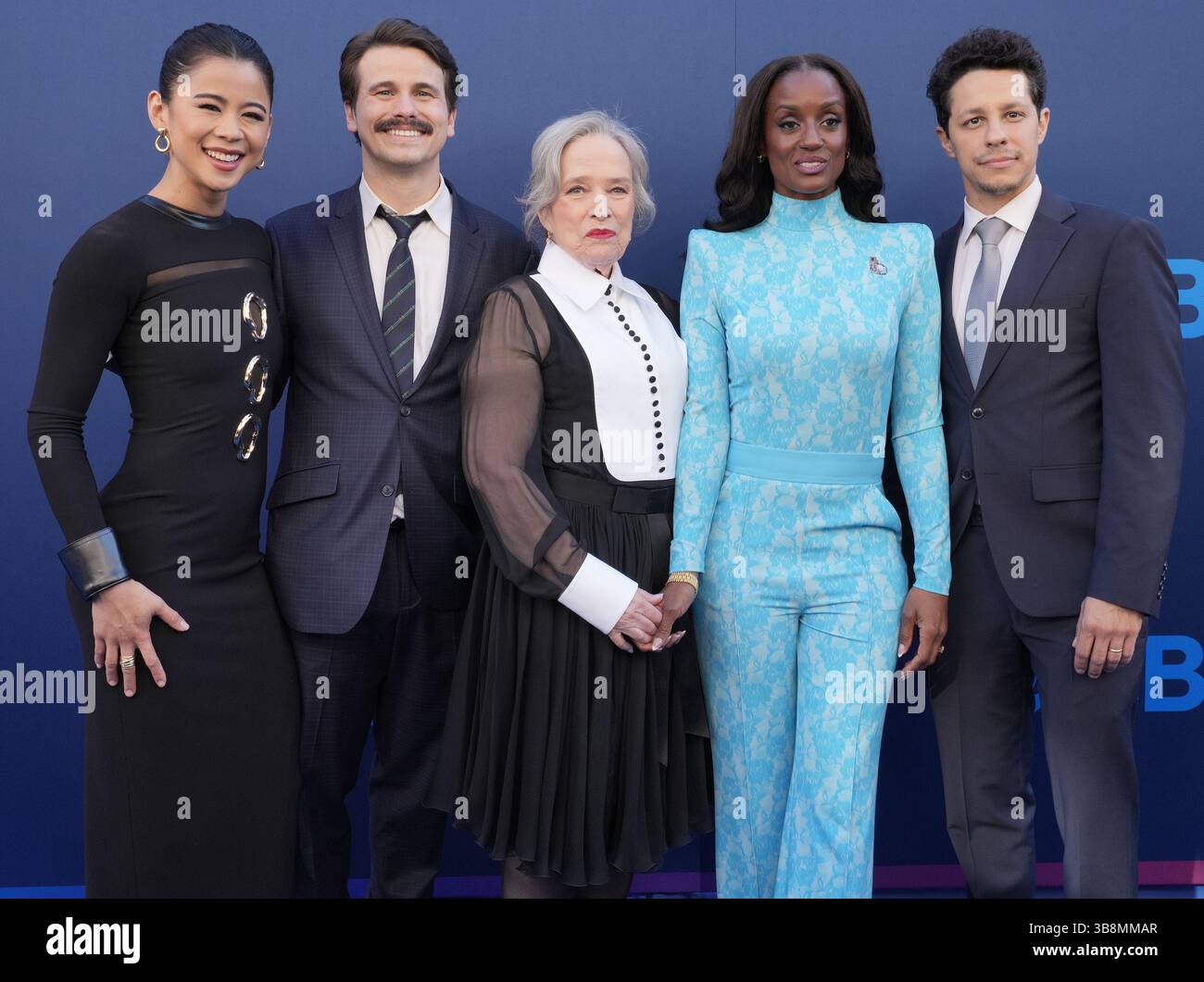 (L-R) MATLOCK Cast - Leah Lewis, Jason Ritter, Kathy Bates, Skye P ...