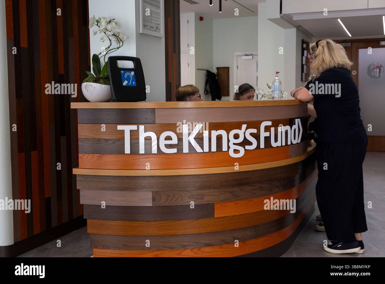The King’s Fund, London. Reception desk at the entrance Stock Photo - Alamy