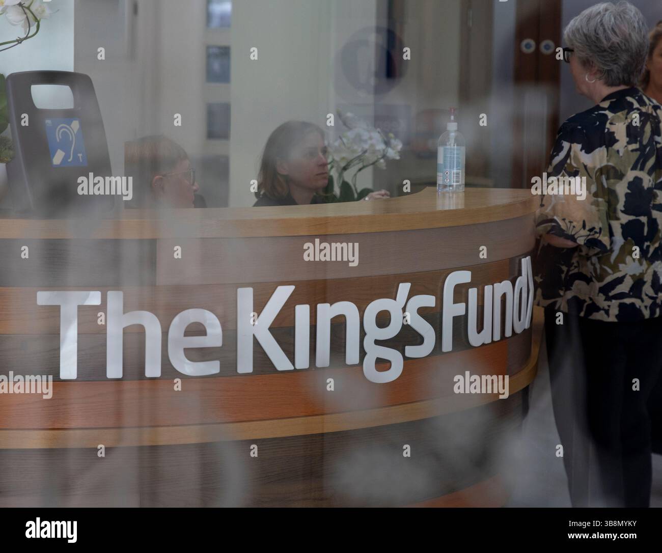 The King’s Fund, London. Reception desk at the entrance Stock Photo - Alamy