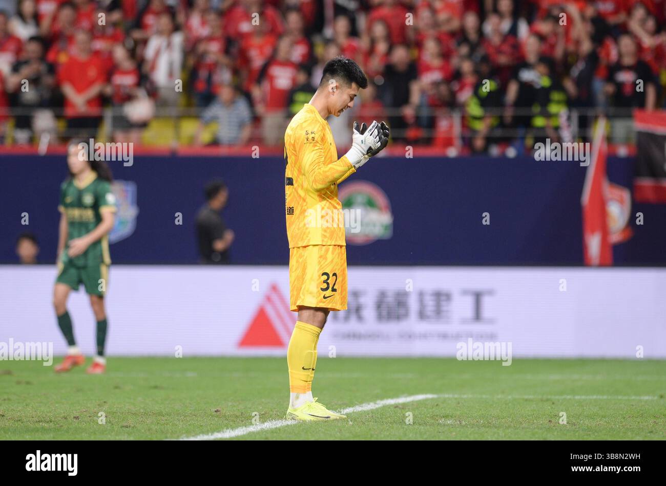 Chengdu Rongcheng Football Club defeated Zhejiang Professional Football ...