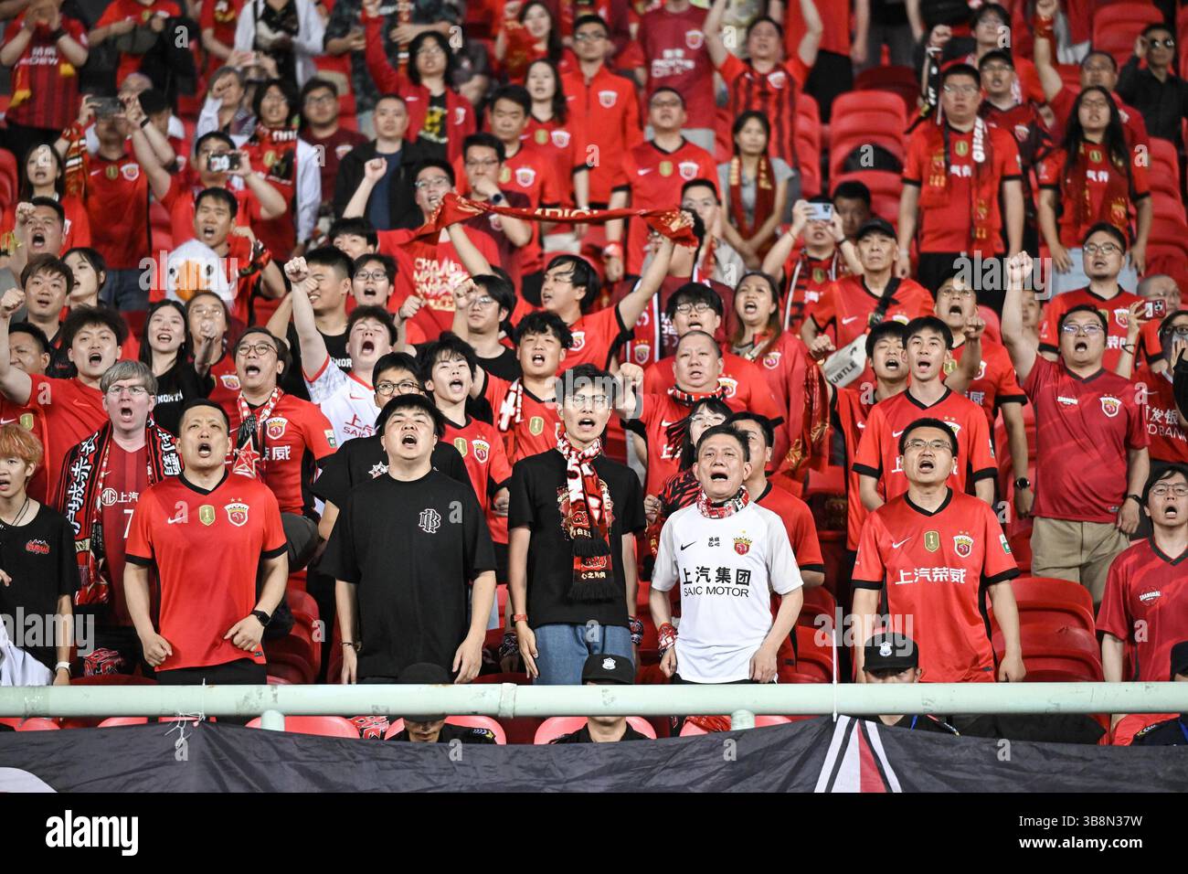 Shanghai Port Football Club defeated Wuhan Three Towns Football Club ...