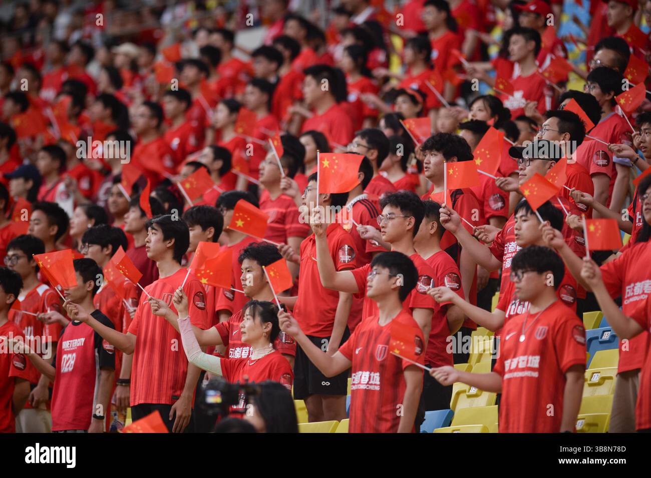 Chengdu Rongcheng Football Club defeated Zhejiang Professional Football ...