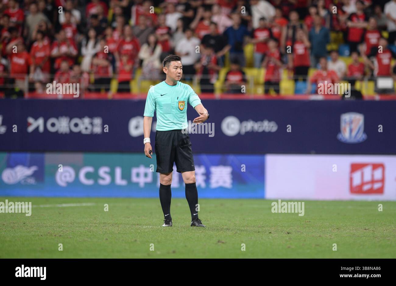 Chengdu Rongcheng Football Club defeated Zhejiang Professional Football ...