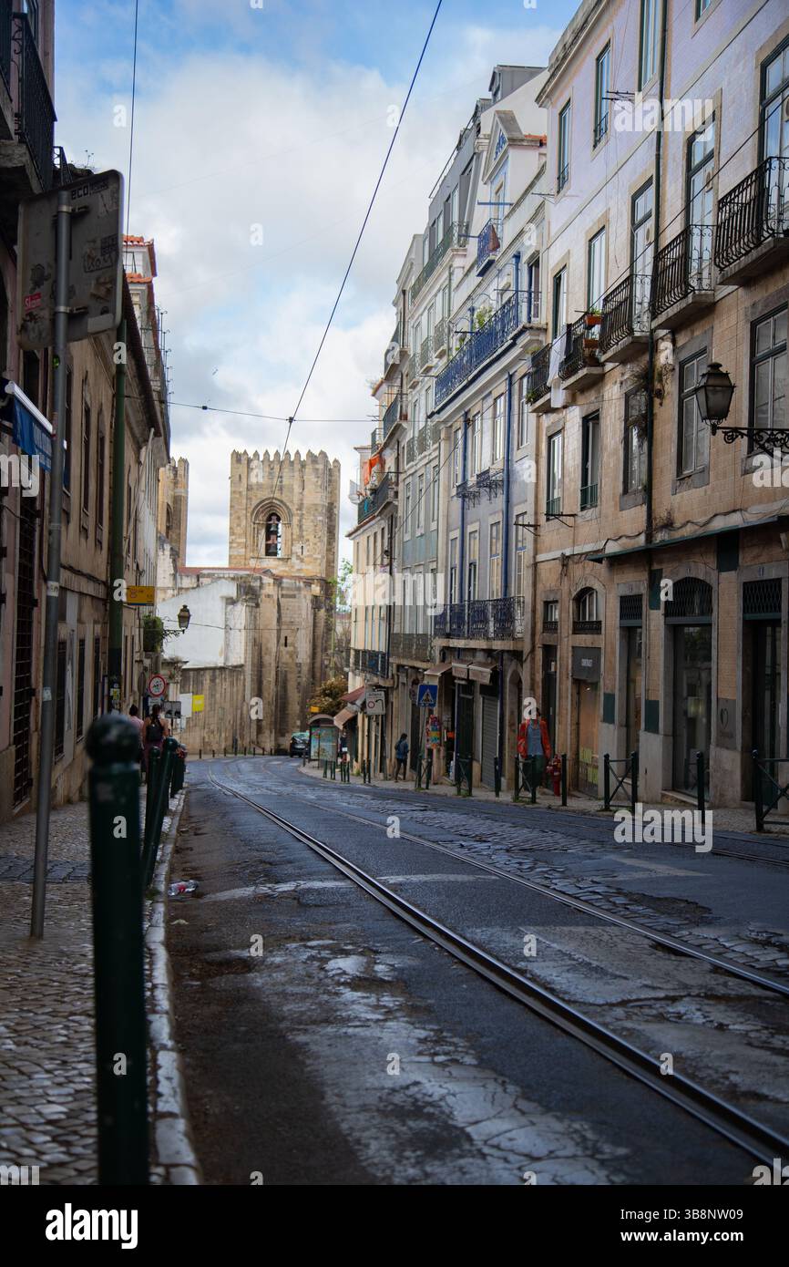 Urban streetscape scene hi-res stock photography and images - Alamy