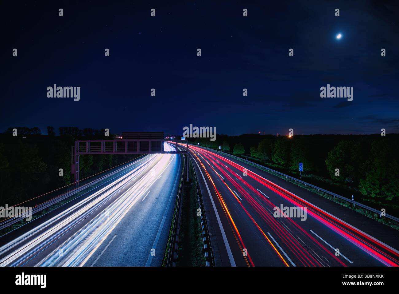 Traffic on the Highway - Travel - Background - Line - Ecology - Long ...