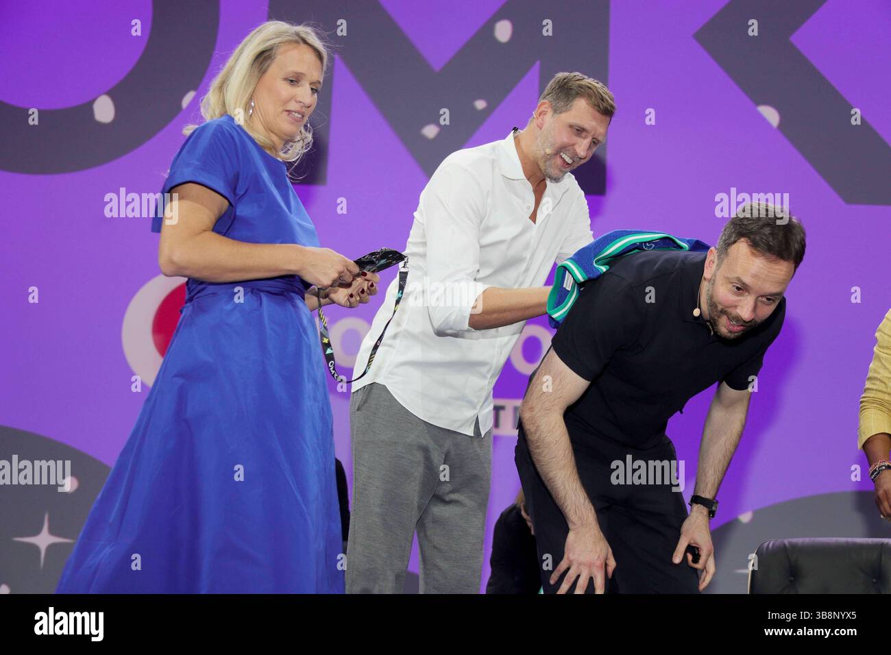 Dirk Nowitzki mit seiner Schwester Silke Philipp Westermeyer zu Gast ...