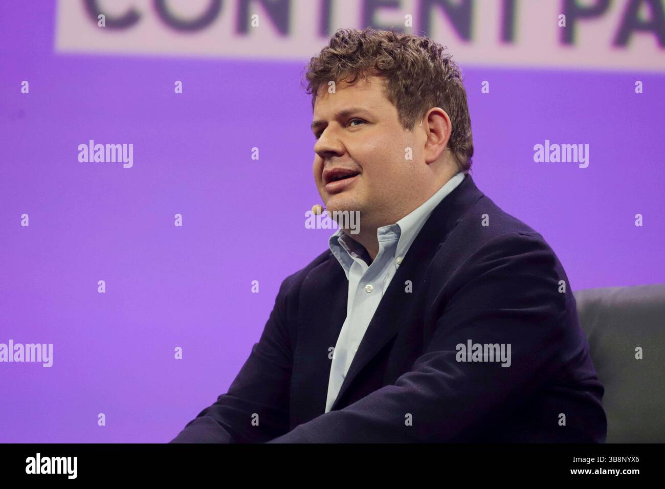 Nicholas Turley zu Gast beim OMR Festival auf der Buehne in den ...