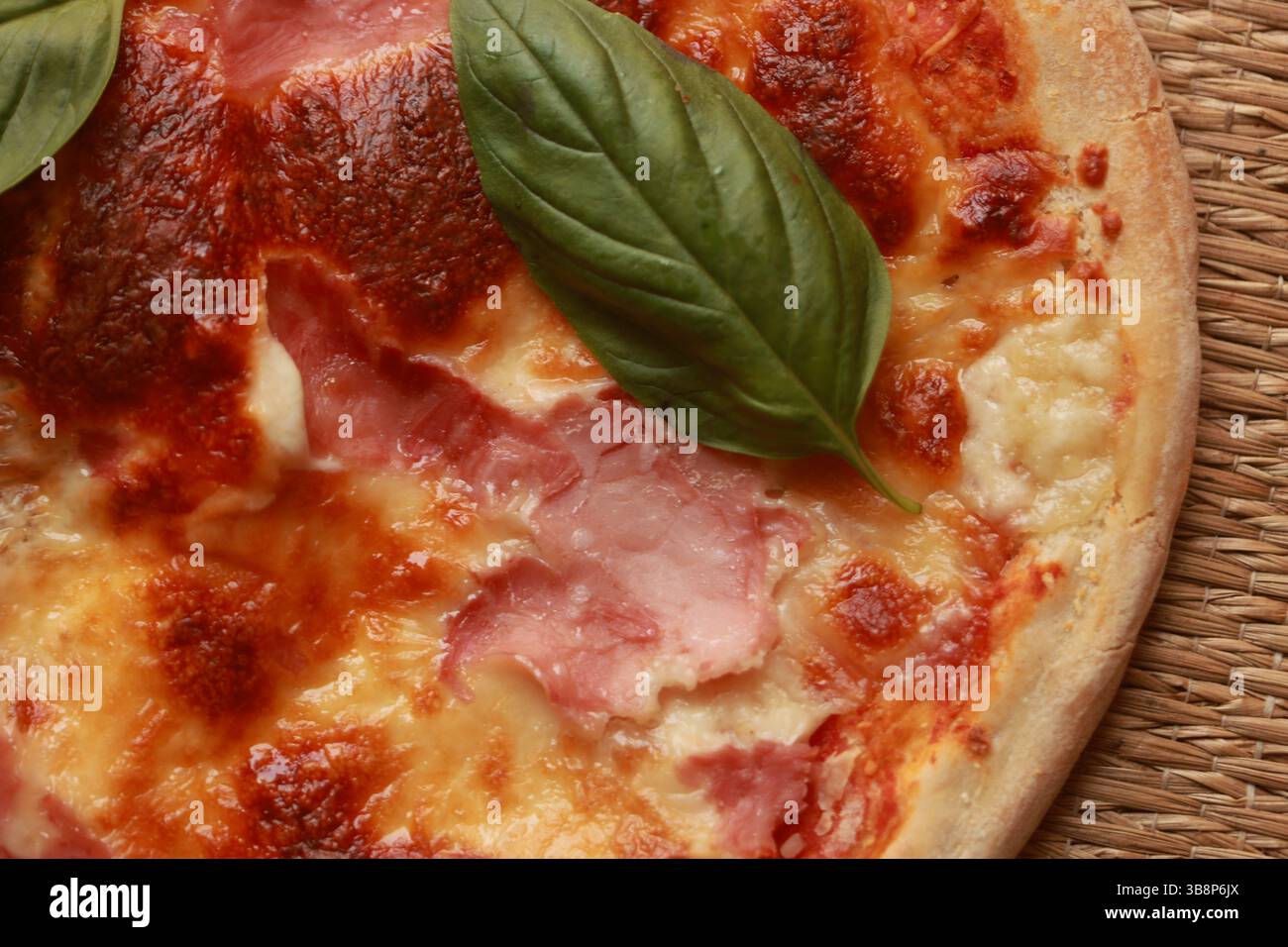 Authentic neapolitan italian pizza hi-res stock photography and images ...