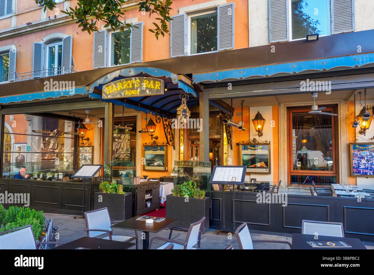 Harry's Bar in via Veneto - Rome, Italy Stock Photo - Alamy