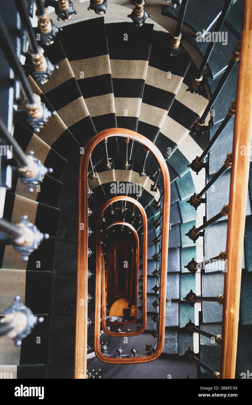 Staircase winding hi-res stock photography and images - Alamy