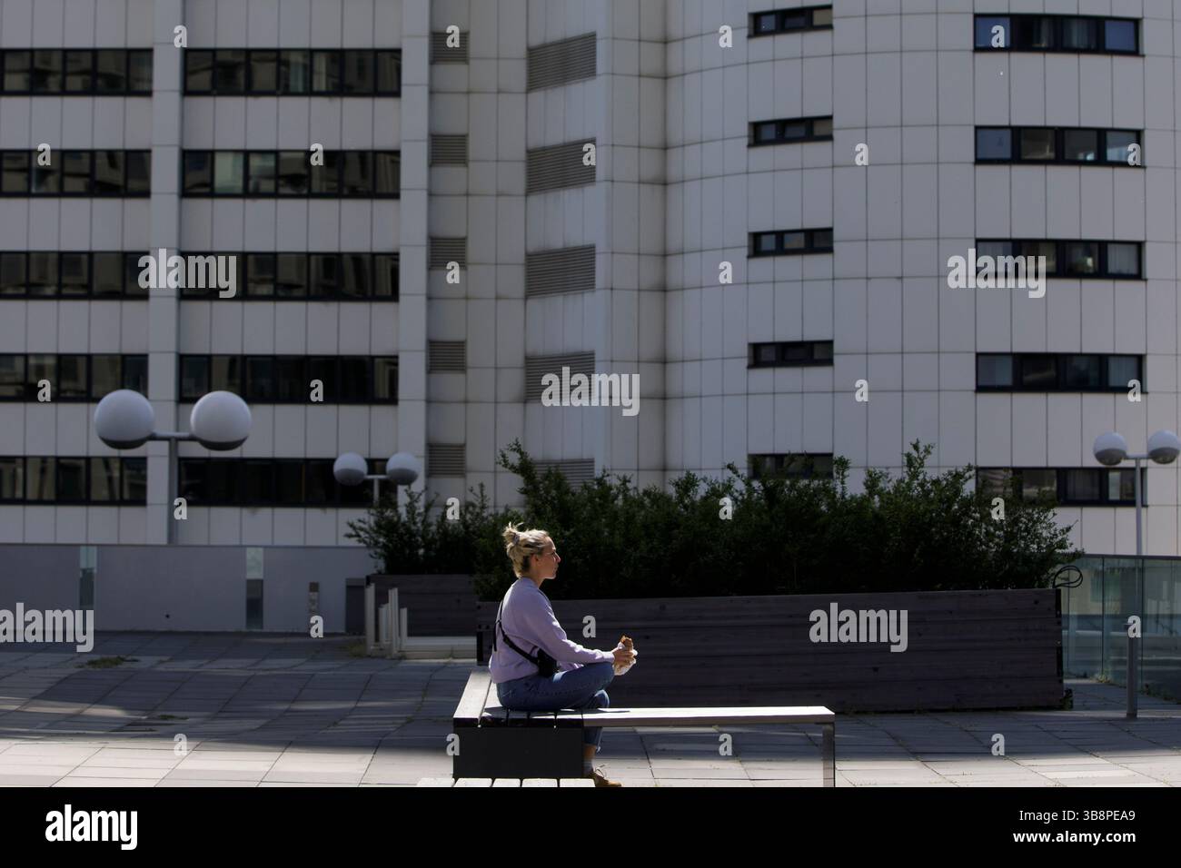 Vienna, Austria. 28th Apr, 2025. AUSTRIA; VIENNA; 202504028; A woman ...
