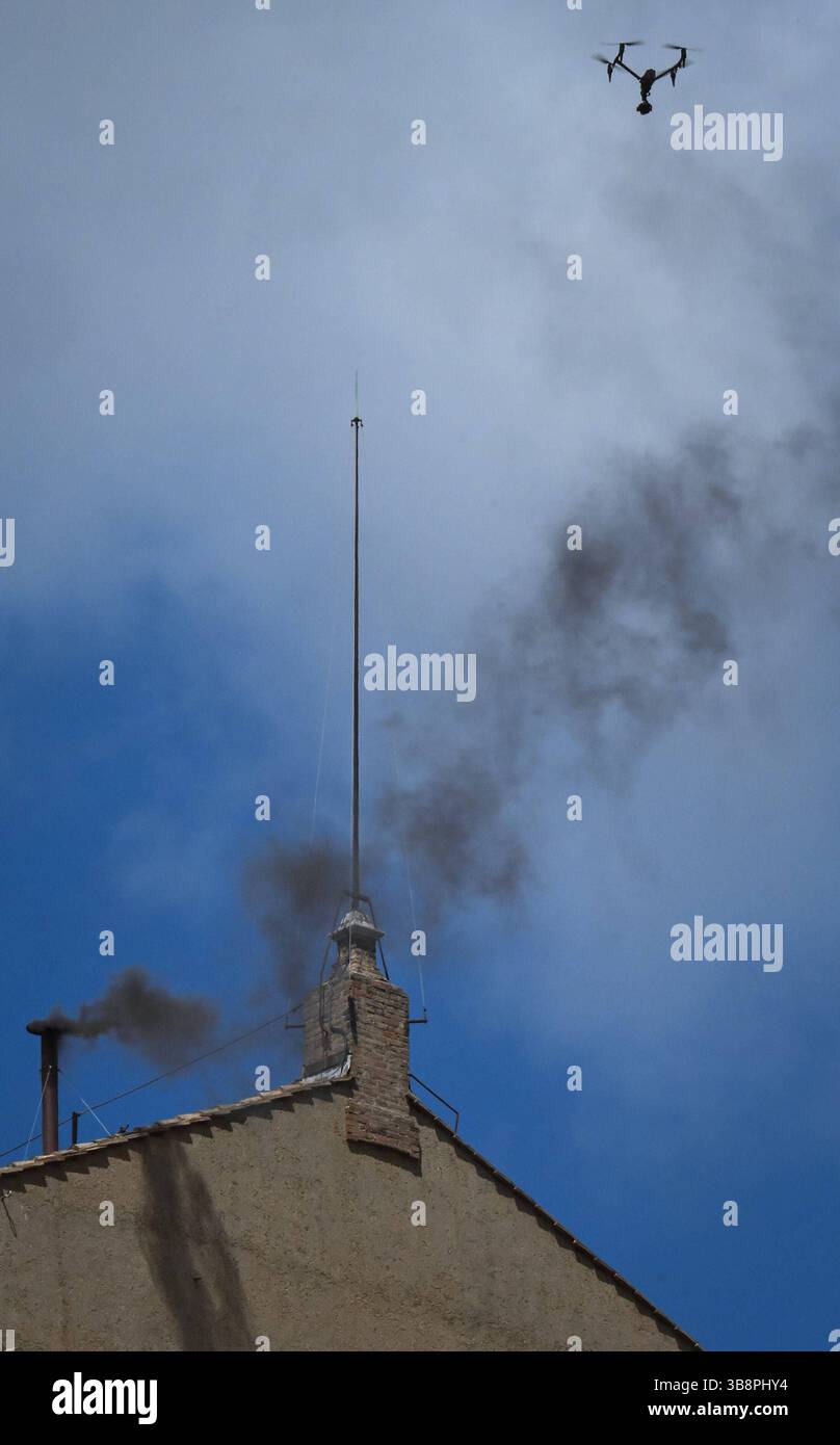 Rom, Vatikan 08.05.2025 Papstwahl / Konklave: 133. Kardinaele waehlen ...