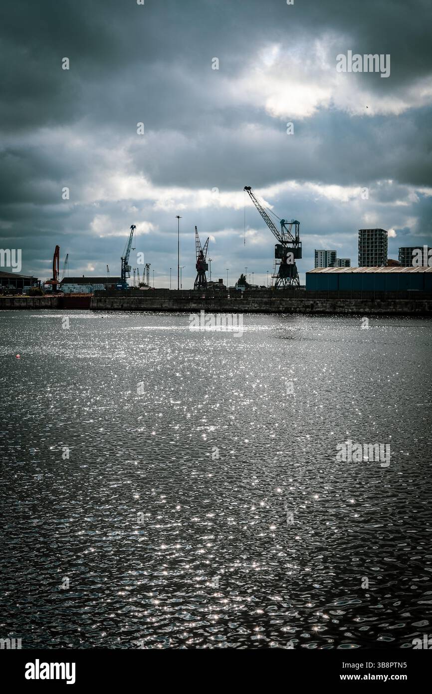 Quayside cranes on the edge of Gillingham and Chatham basins on the ...