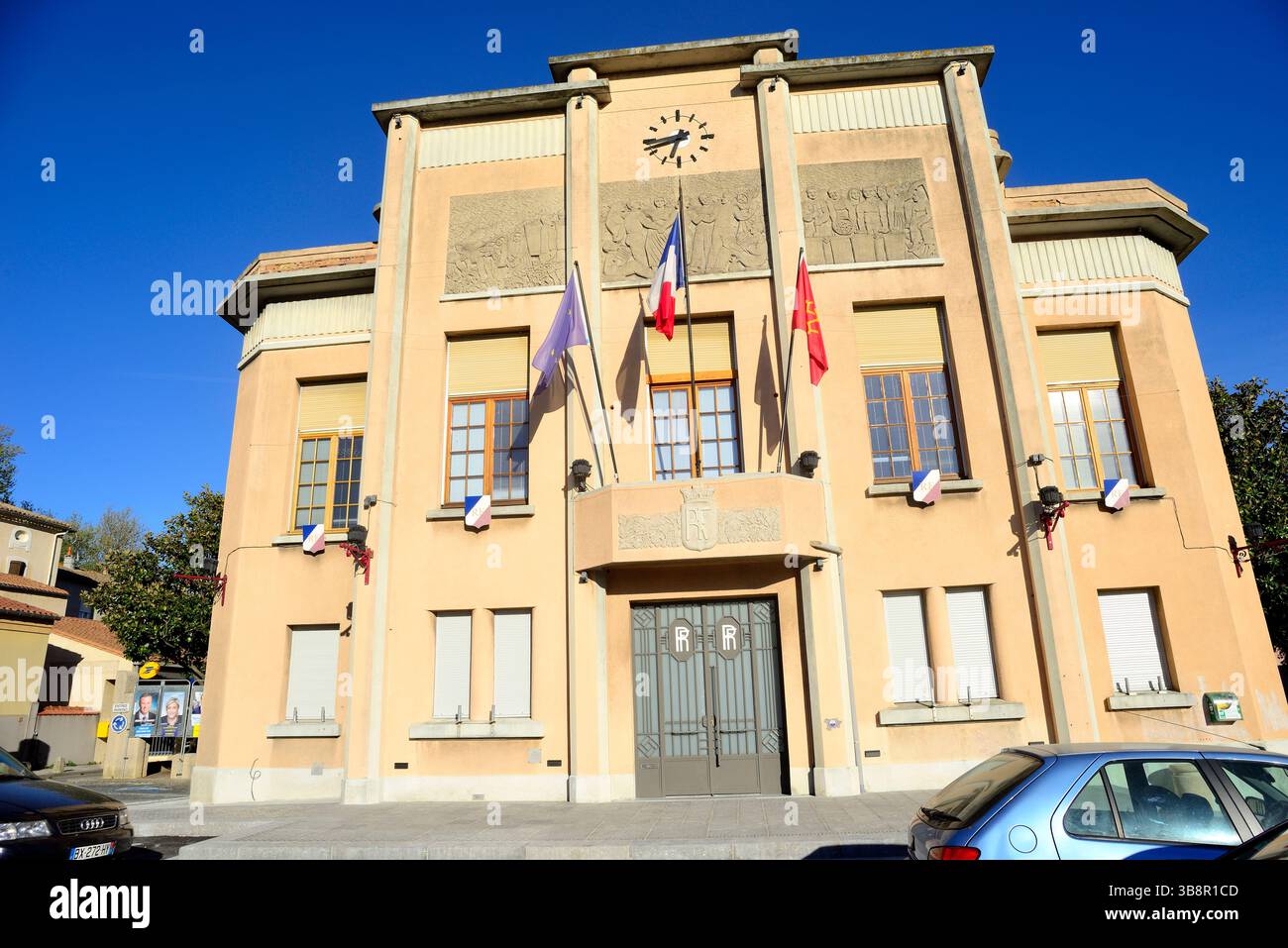 Street of Trebes, Languedoc-Rousillon, France Stock Photo - Alamy