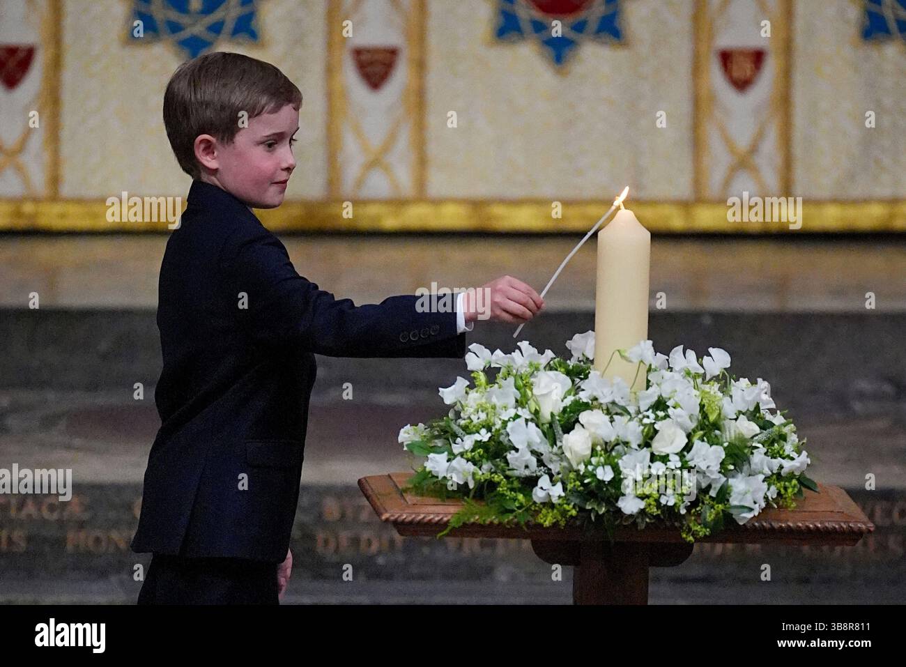 Great-great-grandson of Winston Churchill, Alexander Churchill, 10 ...