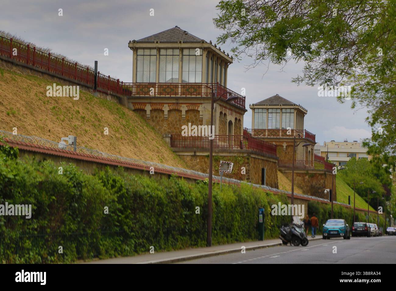 France Paris : Reservoir d'eau du 14e arrondissement Stock Photo - Alamy