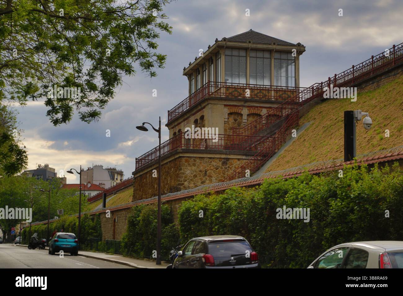France Paris : Reservoir d'eau du 14e arrondissement Stock Photo - Alamy