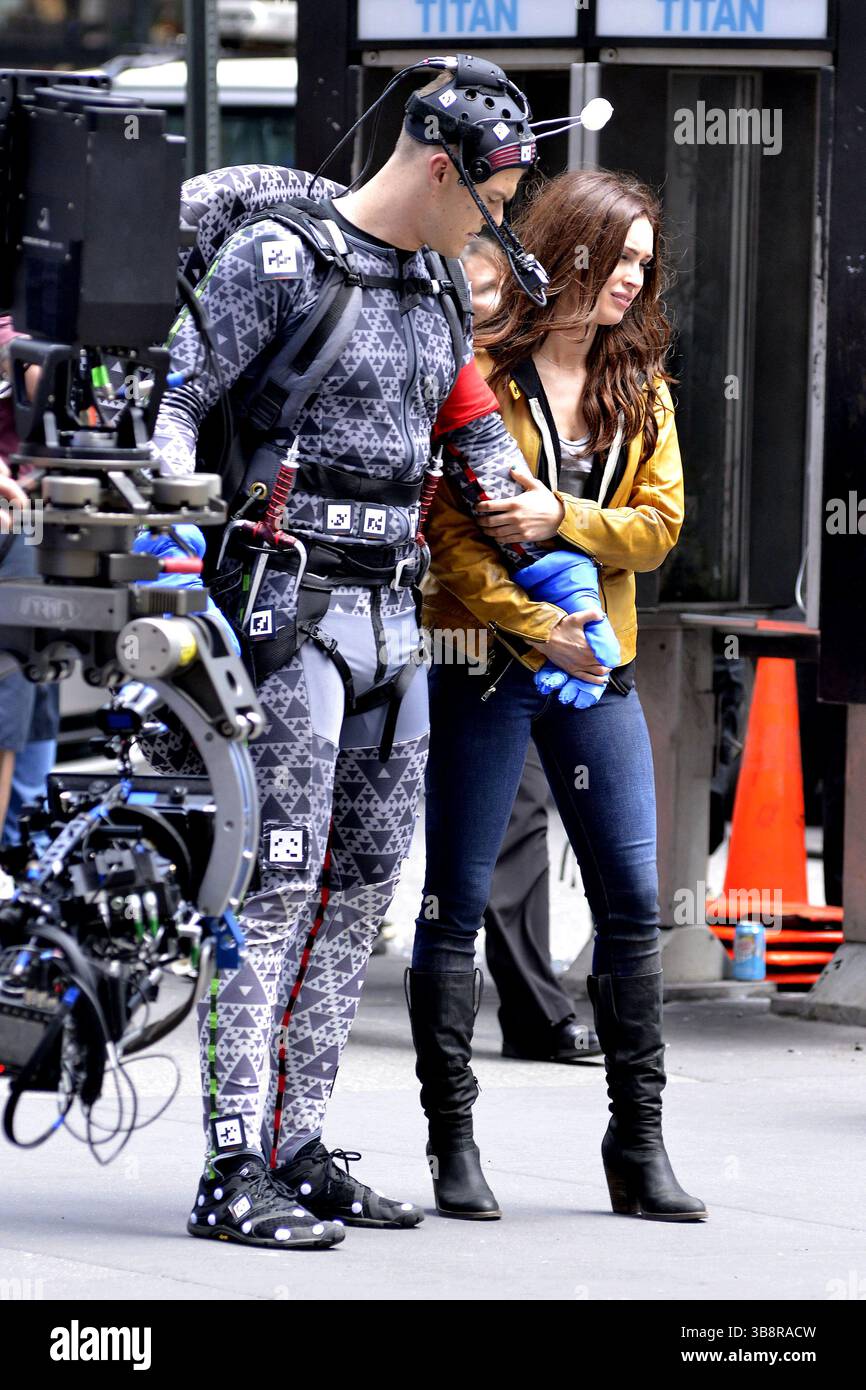 Alan Ritchson and Megan Fox on the set of 'Teenage Mutant Ninja Turtles ...