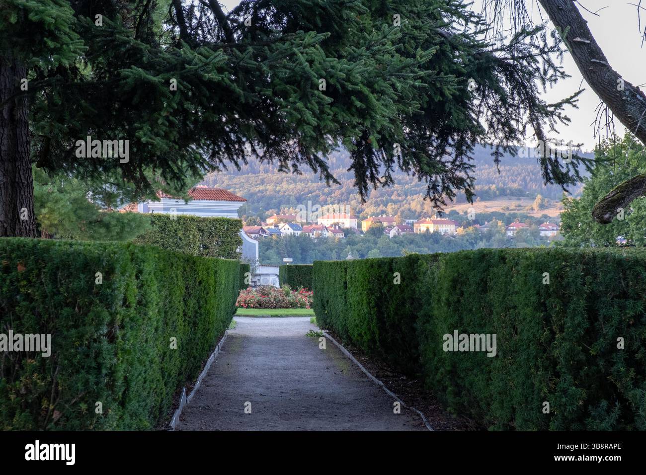 Village symmetrical travel hi-res stock photography and images - Alamy