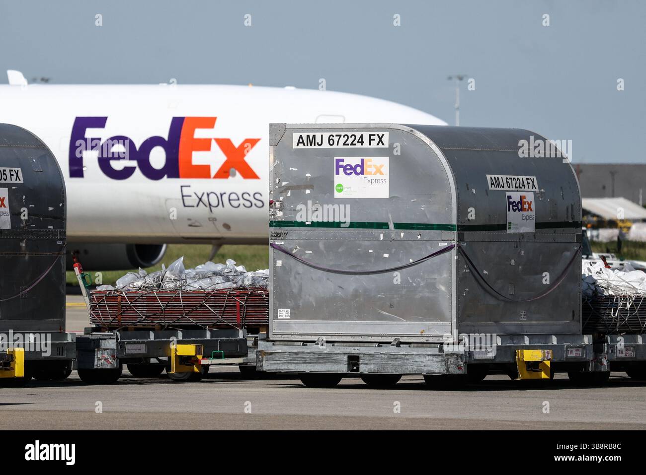 Grace Hollogne, Belgium. 08th May, 2025. this picture shows a visit to the logistics center of ...