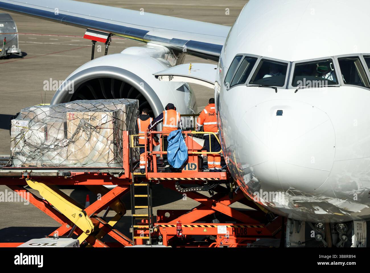 this picture shows a visit to the logistics center of FedEx, Sunday 04 ...