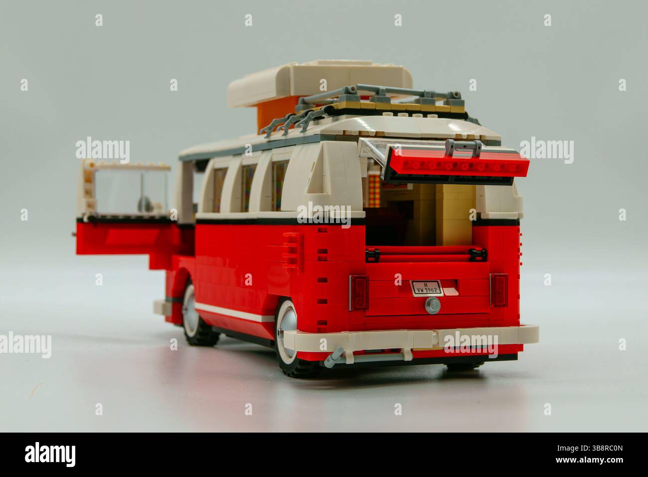 Clamp building blocks hi-res stock photography and images - Alamy