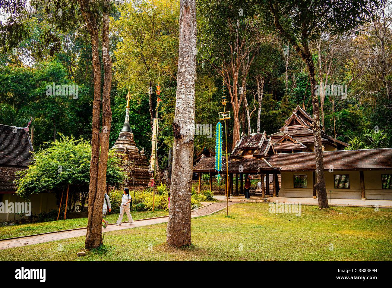Ancient wat pha lat hi-res stock photography and images - Alamy