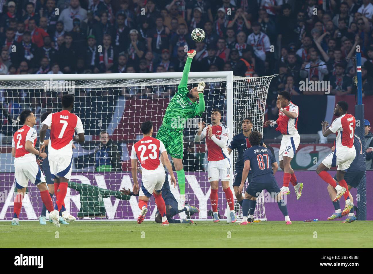 Gianluigi Donnarumma (1) of Paris Saint-Germain makes a save during the ...