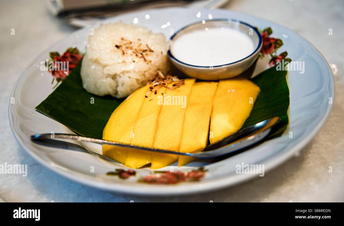Mango Sticky Rice, Bangkok, Thailand Stock Photo - Alamy