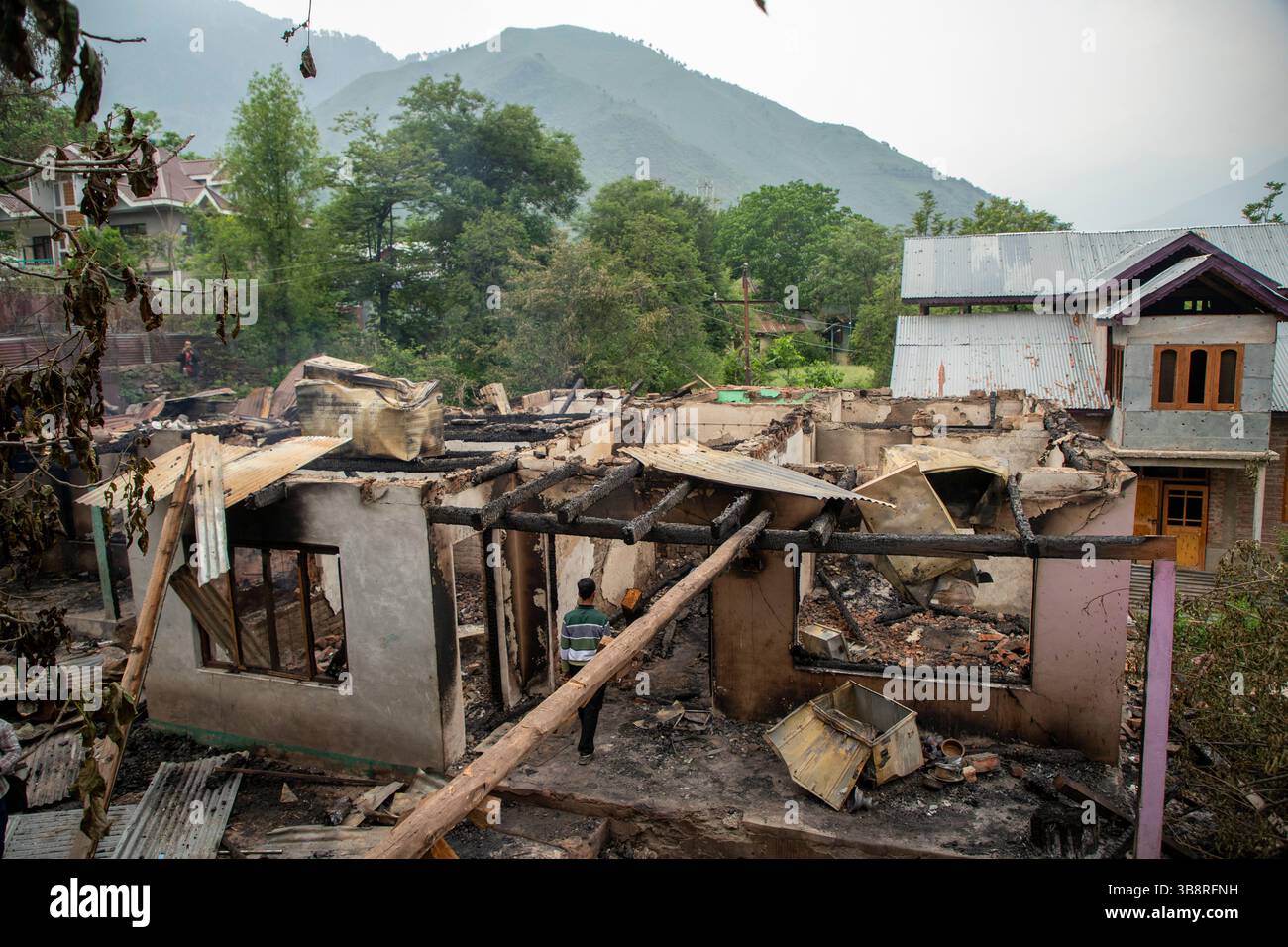 Uri Salamabad, India. 08th May, 2025. View of houses damaged by cross ...