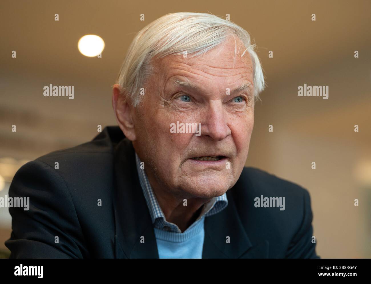 Reutlingen, Germany. 08th May, 2025. Former German astronaut Ernst ...