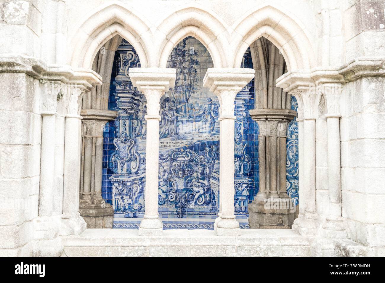 Inside of the Portho Cathedral Sé do Porto Stock Photo - Alamy