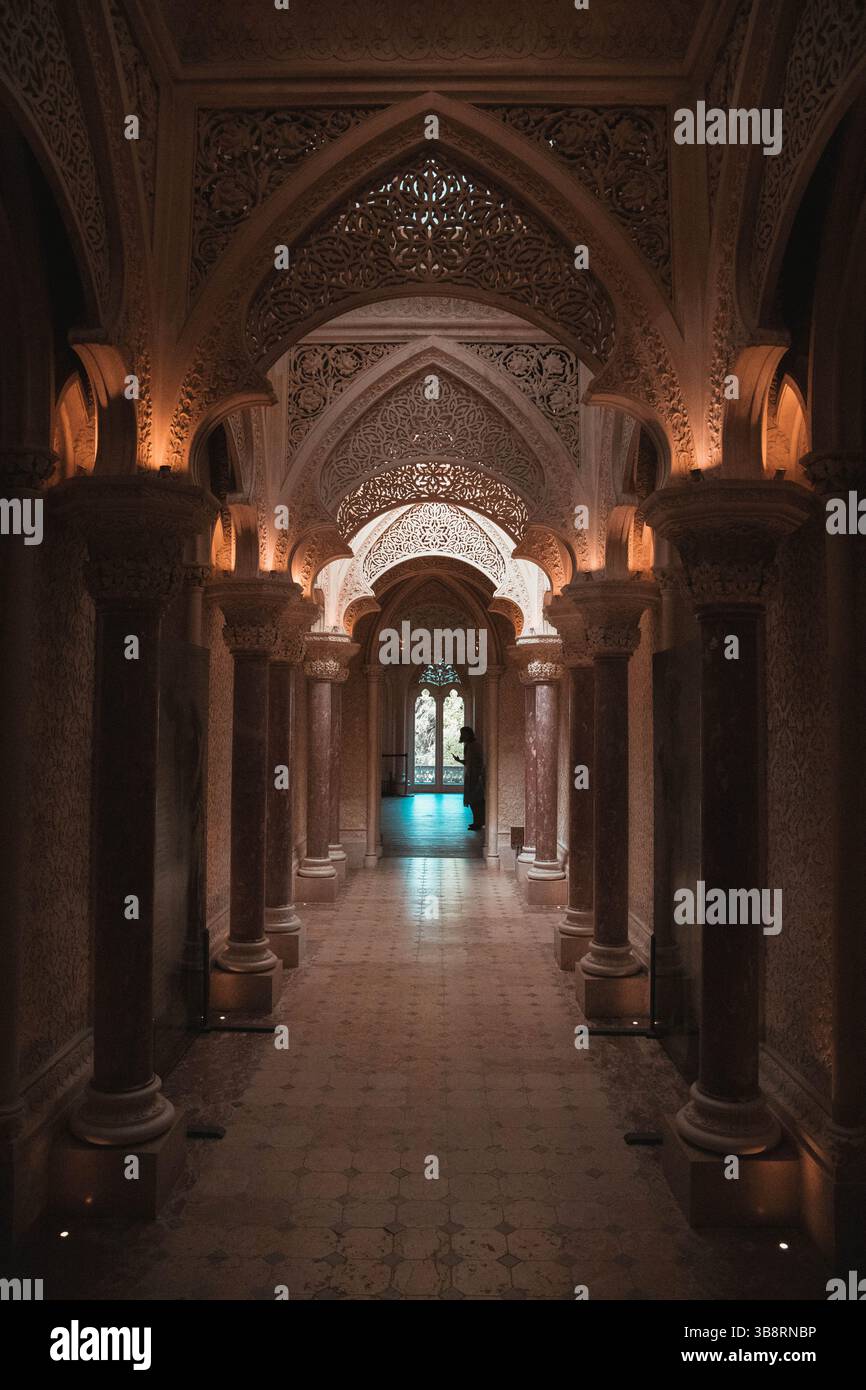 Gothic arches inside palace hi-res stock photography and images - Alamy