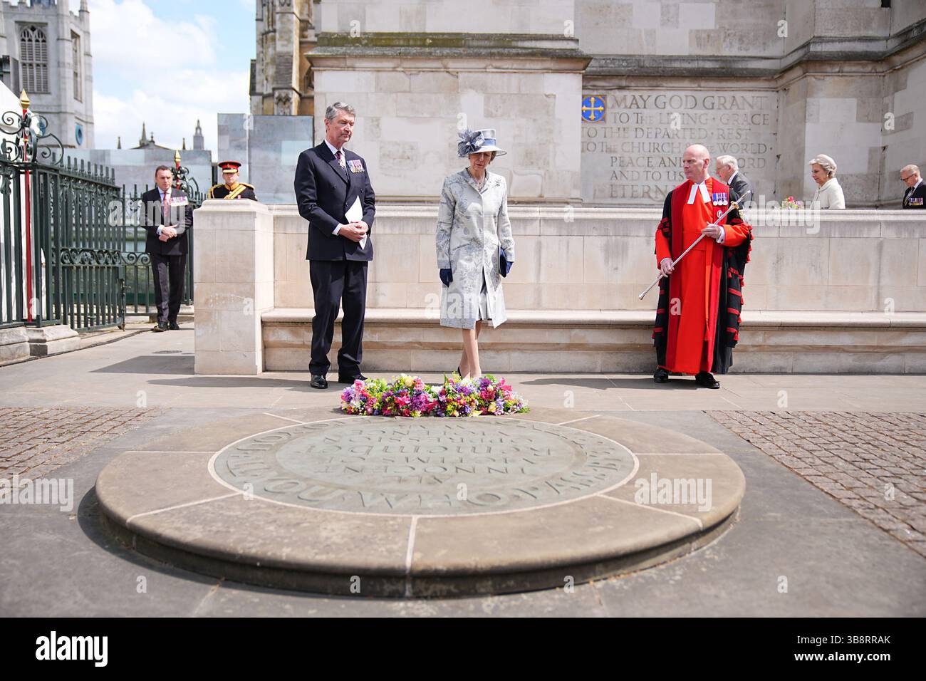The Princess Royal and Vice Admiral Sir Tim Laurence lay flowers at the ...
