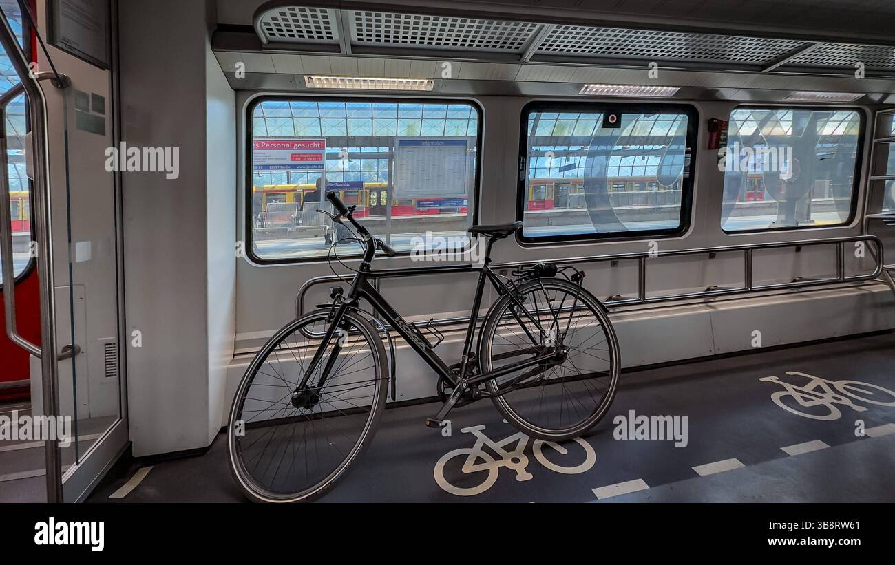 Berlin / Brandenburg: DB Deutsche Bahn, Deutschlandticket ...