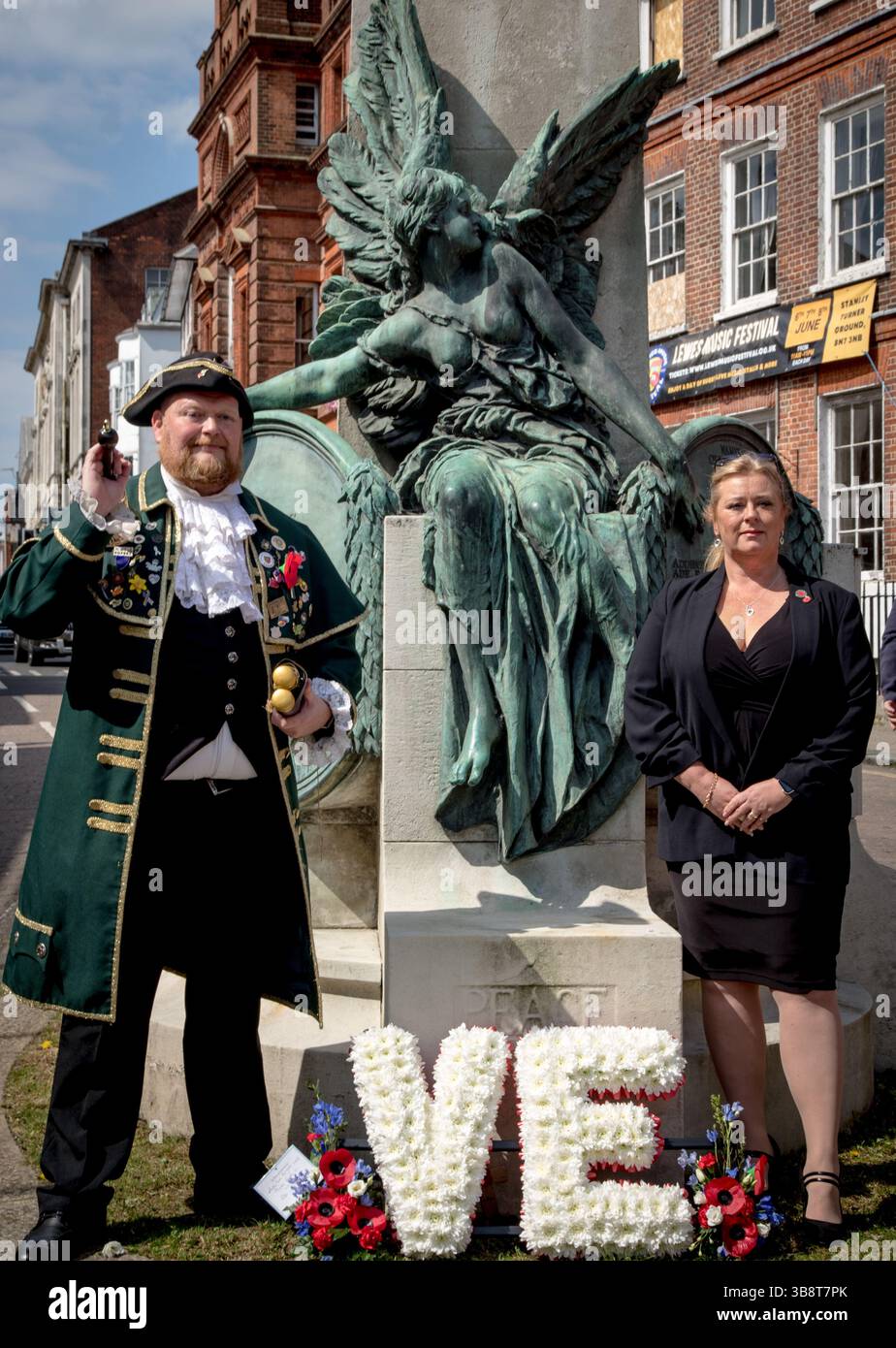 Memorial, Lewes, East Sussex, UK. 8th May, 2025. Local people and a ...