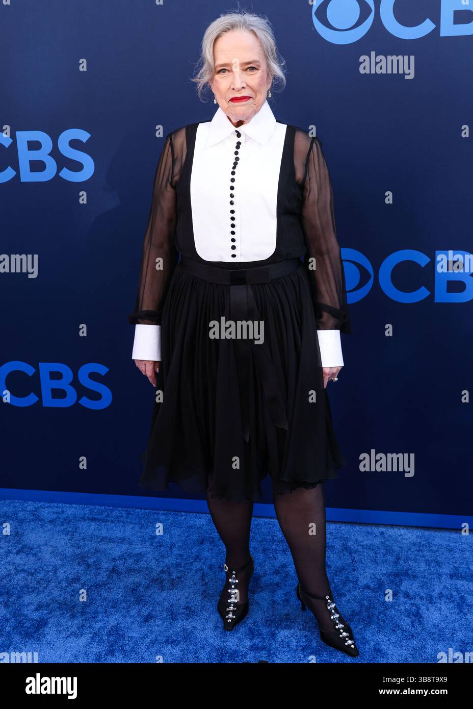 LOS ANGELES, CALIFORNIA, USA - MAY 07: Kathy Bates of Matlock arrives ...
