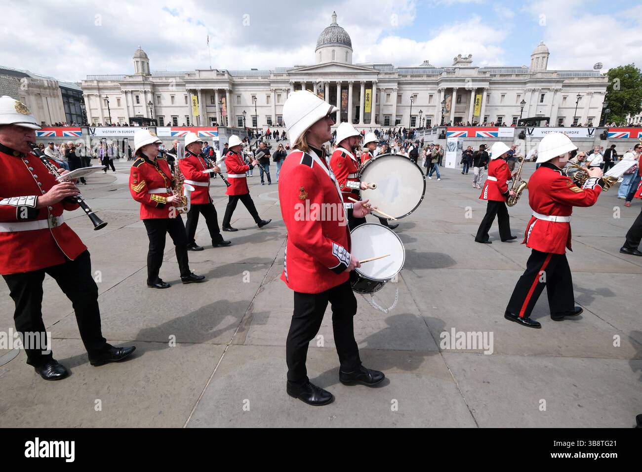 Trafalgar Square, London, UK. 8th May 2025. VE Day 80: London ...
