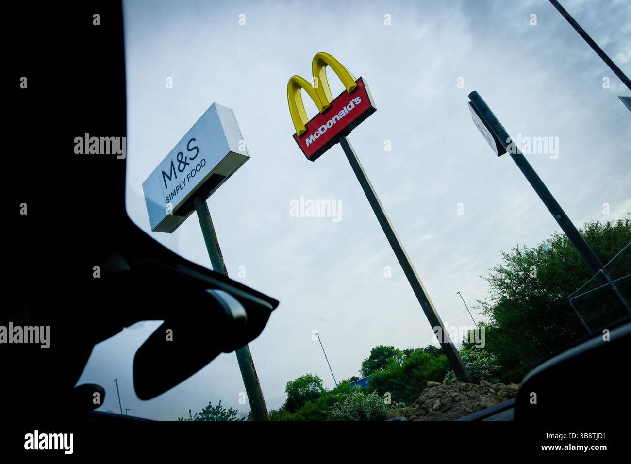 Mcdonalds drive through kfc hi-res stock photography and images - Alamy